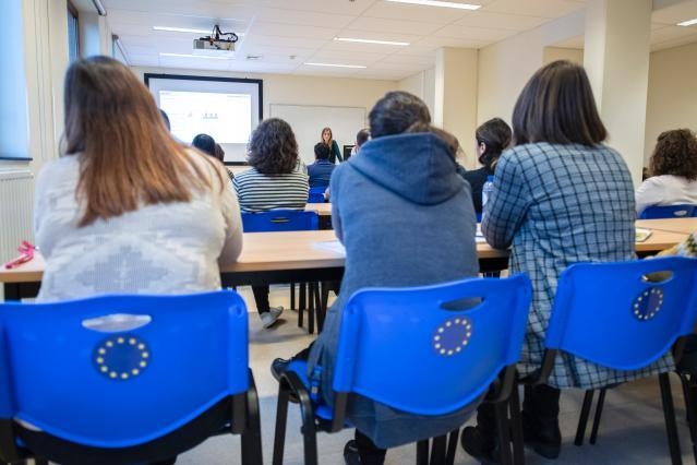 Why Romanian Students Underperform in High School - PulseZ